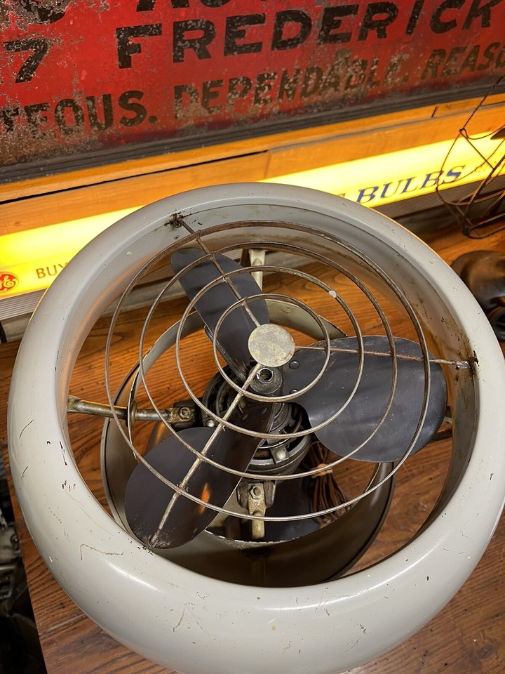 Vintage Vornado Electric Fan 38C3-1 Retro Mid Century Industrial Works ...