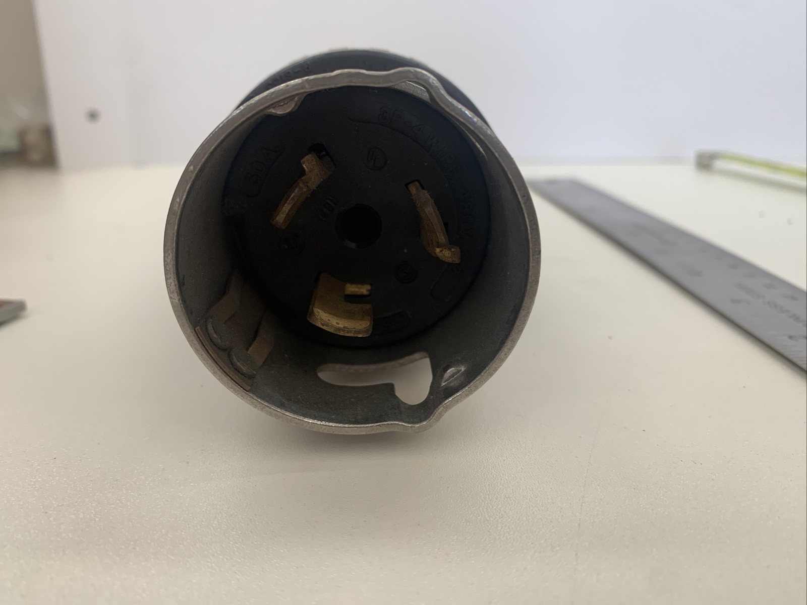 Hubbell CS8165C Locking Devices, Twist-Lock,50A 3-Phase 480V AC, 3-Pole ...