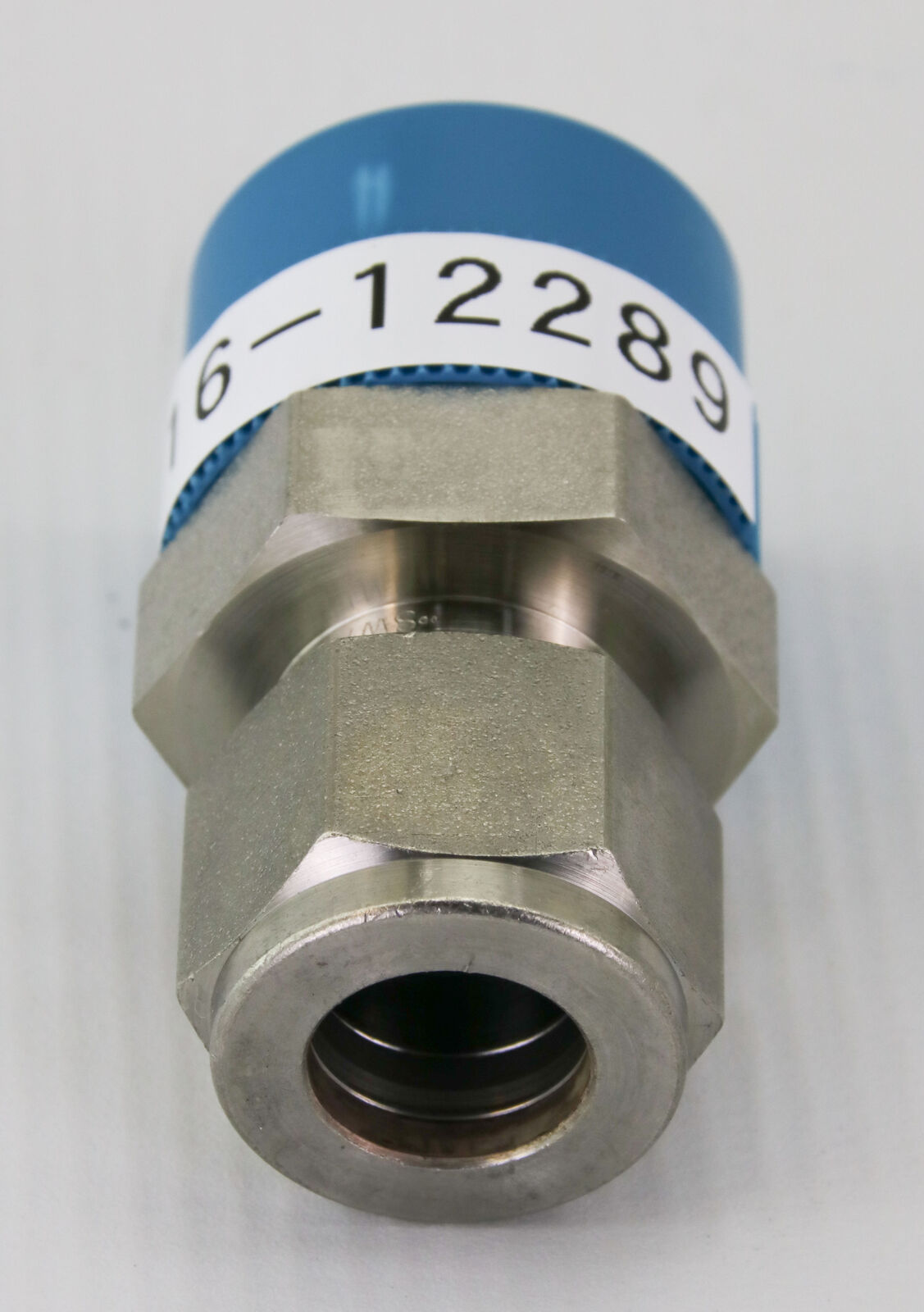 12289 SWAGELOK TUBE FITTING, BORED-THRU, MALE CONNECTOR (NEW) SS-810-1 ...