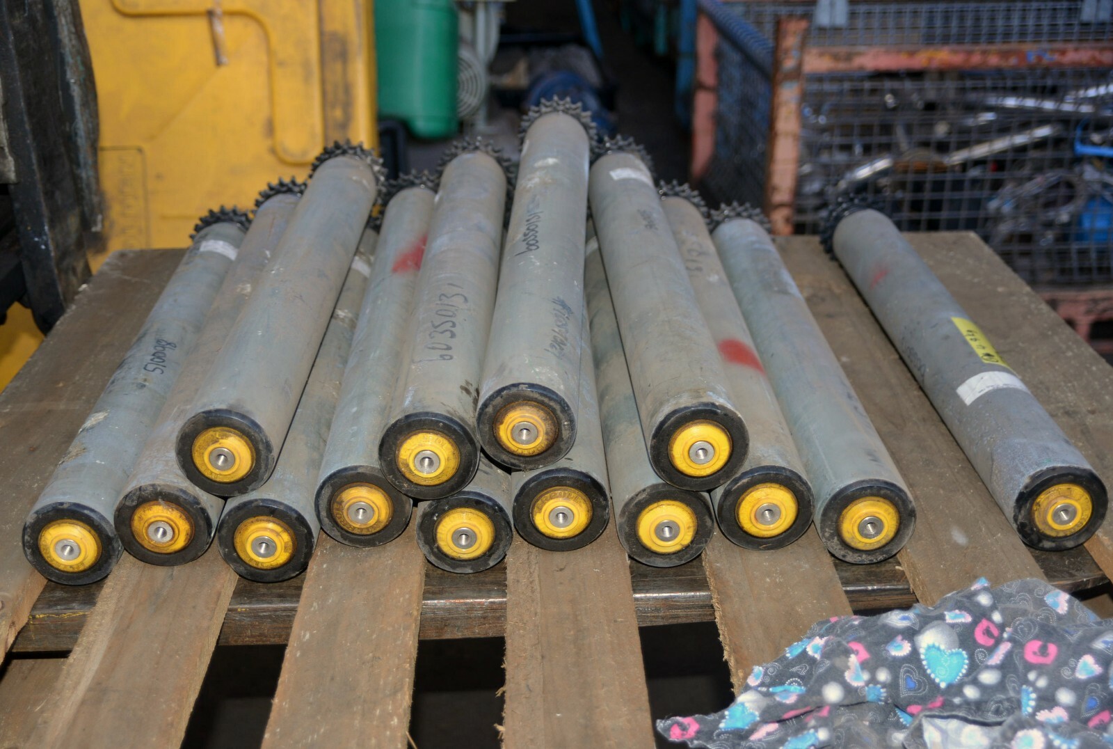 Inerroll Roller conveyor rollers 80mm diameter 700mm sprocketed 3600 ...