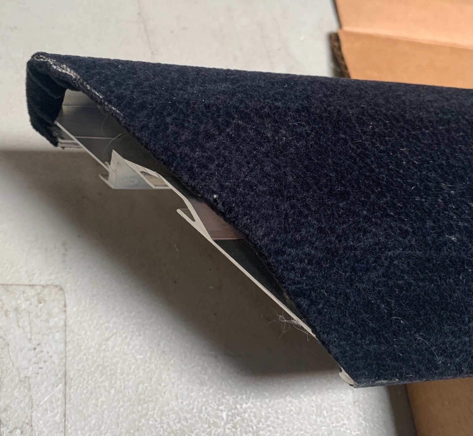 Screen Innovations 7 Series Black Diamond 92" Fixed Projector Screen ...