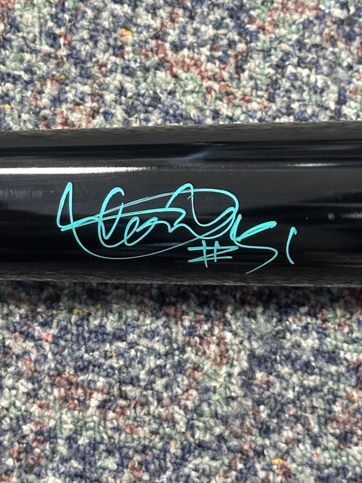 Ichiro Suzuki HOF Seattle Mariners Signed Game Model Baseball Bat AUTO ...