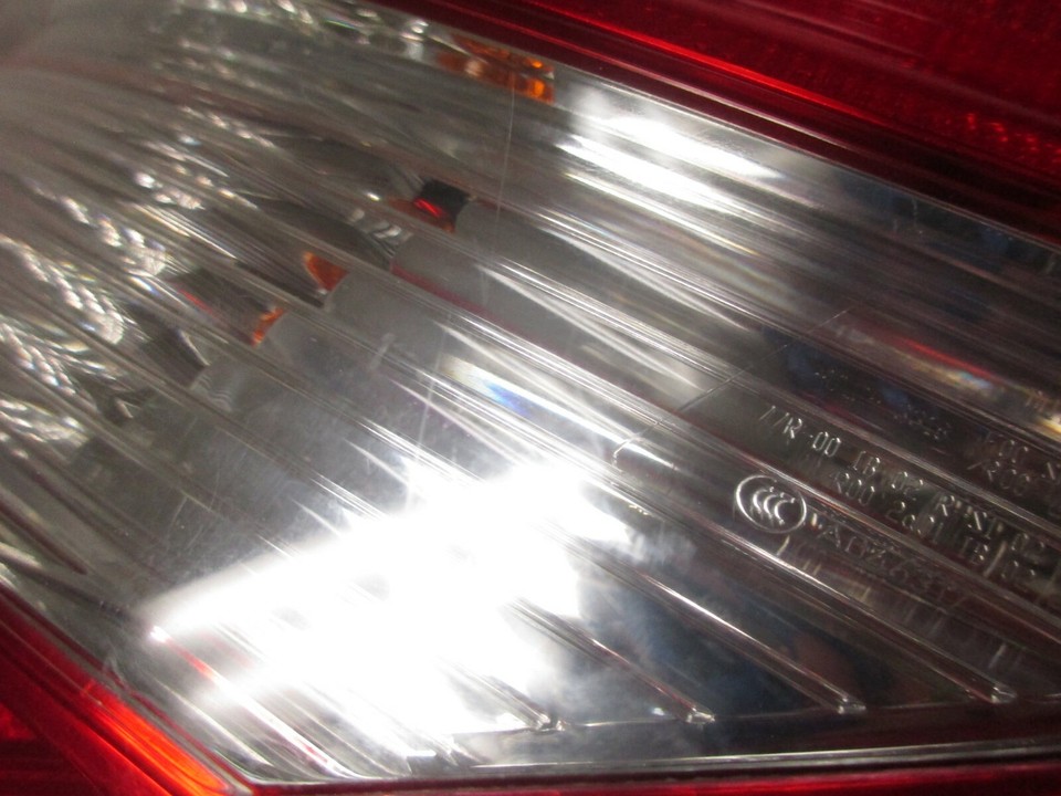 2008-2011 Mercedes-Benz C300 C350 C250 Tail Light Right Side Passenger ...