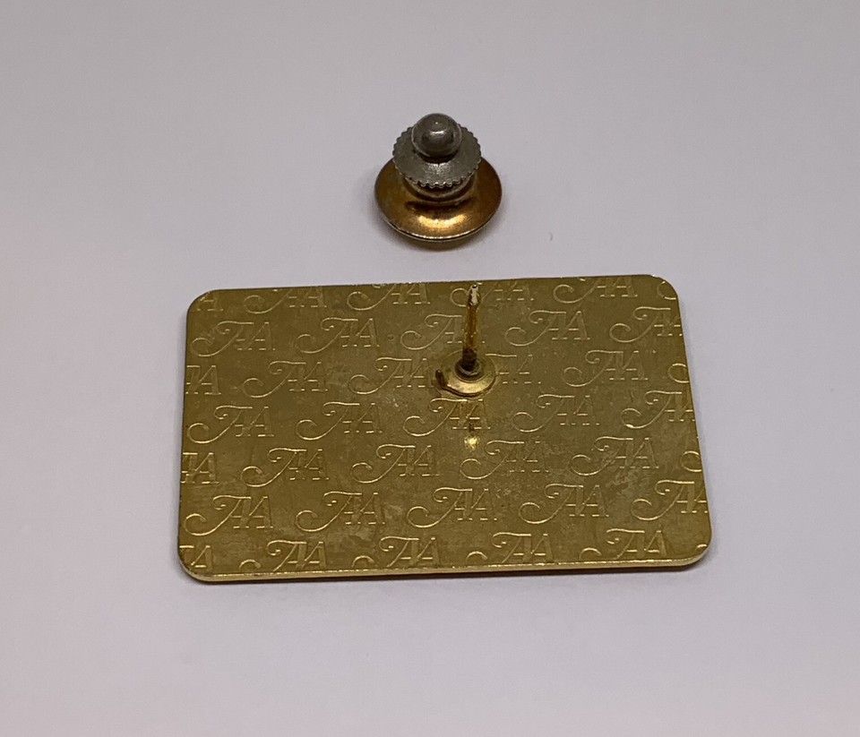 Round Towners Bridge City Lapel Pin (56-2) | eBay