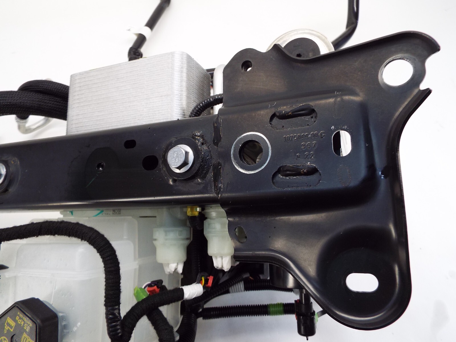 2023 Tesla Model Y Supermanifold Chiller Coolant Tank 1547595-A2-F | eBay