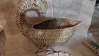 LARGE GOOSE BASKET Handmade w Metal Frame, Perfect for Plants ...