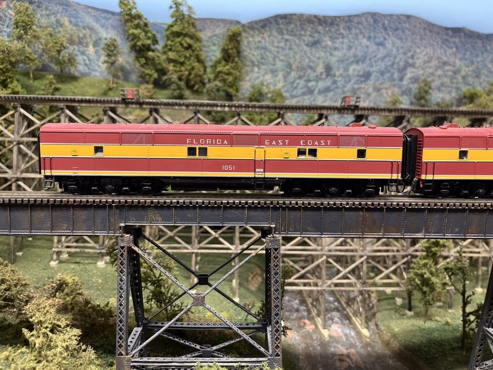 HO Florida East Coast locomotive FEC E-9 A/B BLI DCC W/Sound | eBay