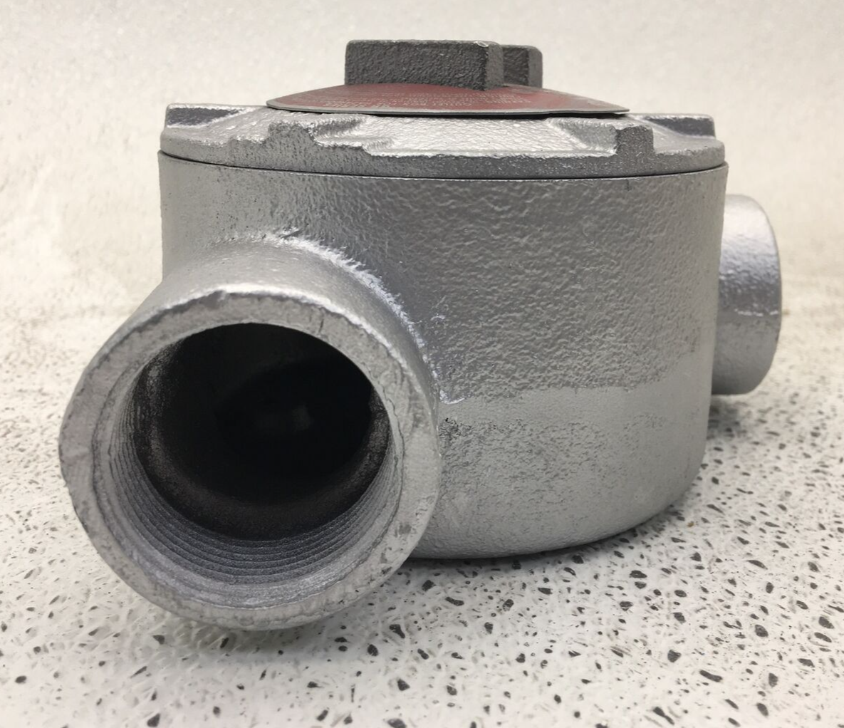 GRN125 APPLETON 2 HUB ROUND CONDUIT OUTLET BOX WITH COVER AND 1.25 INCH ...