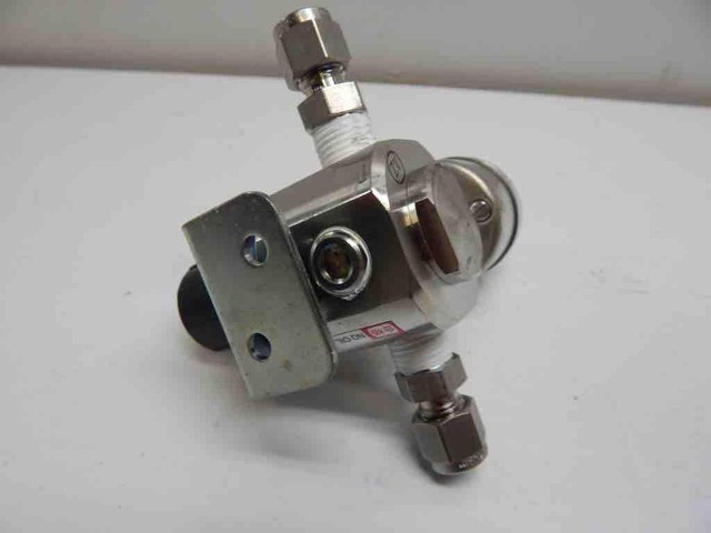 SMC Sr-3111 Clean Regulator SR3111 MC Daniel Gauge 0-100 PSI for sale ...