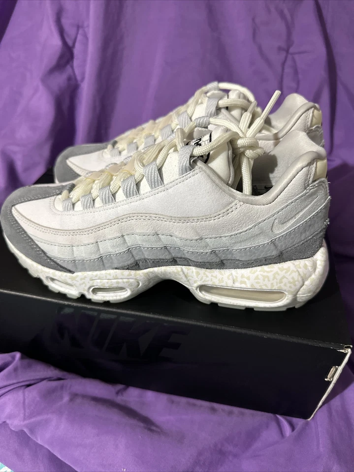 Nike Air Max 95 QS White Light Bone for Sale | Authenticity Guaranteed ...