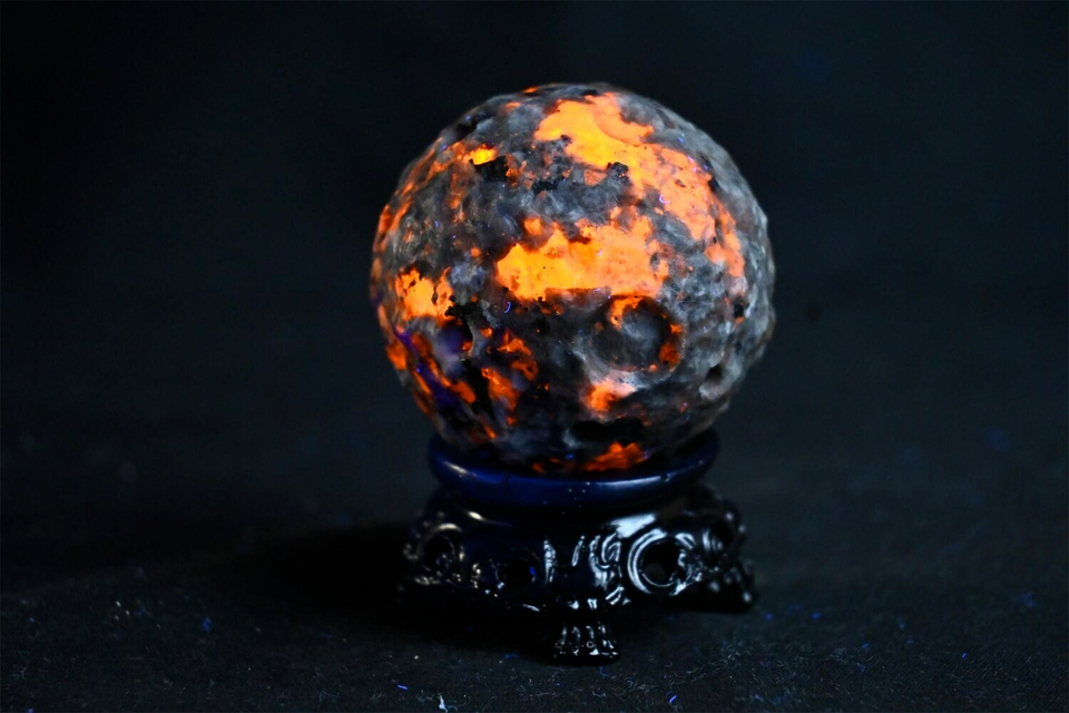 2" Natural Yooperlite Full Moon Sphere Healing UV Glow Stone Crystal ...