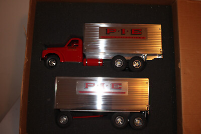 Smith Miller M Mack PIE Van w/ Pup P011/100 Stock #1262 | eBay