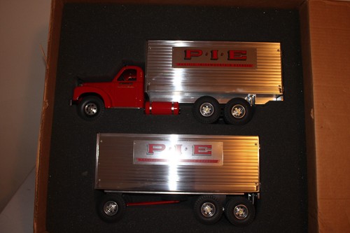 Smith Miller M Mack PIE Van w/ Pup P011/100 Stock #1262 | eBay