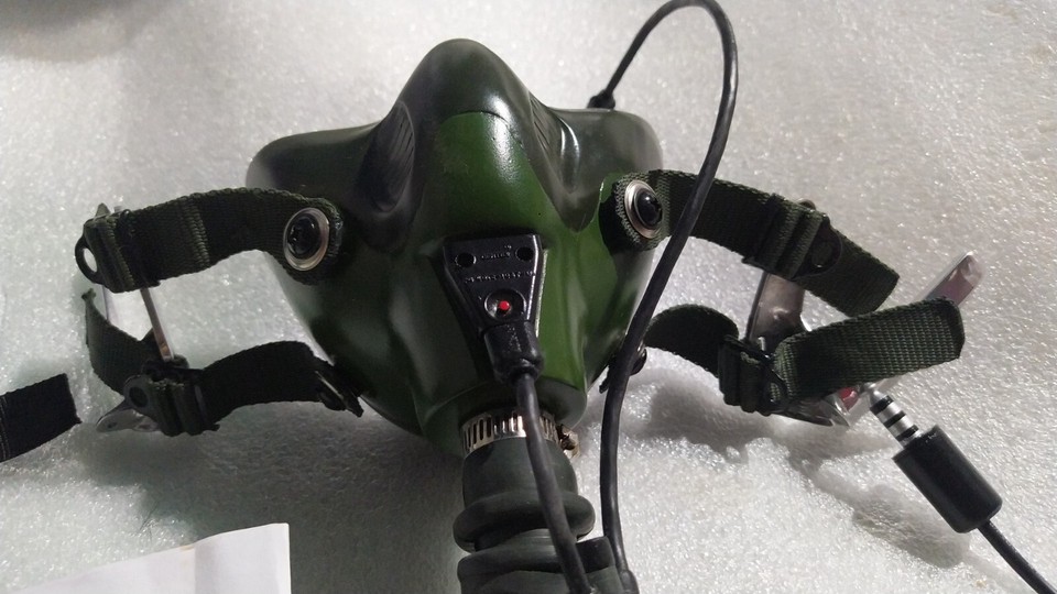 TOP GUN MAVERICK "JESTER"HGU-33 FIGHTER PILOT HELMET W/OXYGEN MASK ...