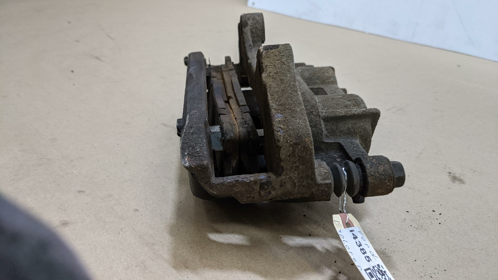 Right Passenger Front Brake Caliper DG13-2B294 2016 Ford Explorer 2017 ...