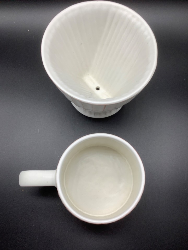 Starbucks 2013 White Ribbed Ceramic Pour Over Coffee Brewer Filter ...