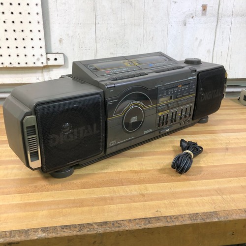 Soundesign 4955MGY Boombox AM/FM Stereo Radio Double Cassette CD Player ...