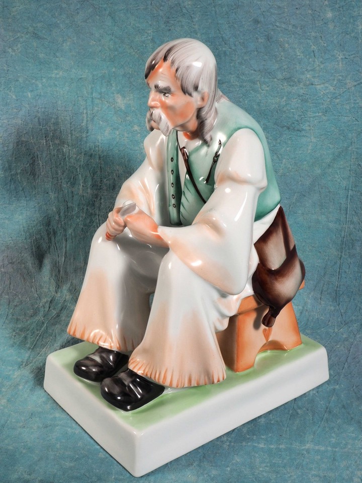 Hungarian porcelain figurine Statue Zsolnay Pecs Carver Old Man VERY ...