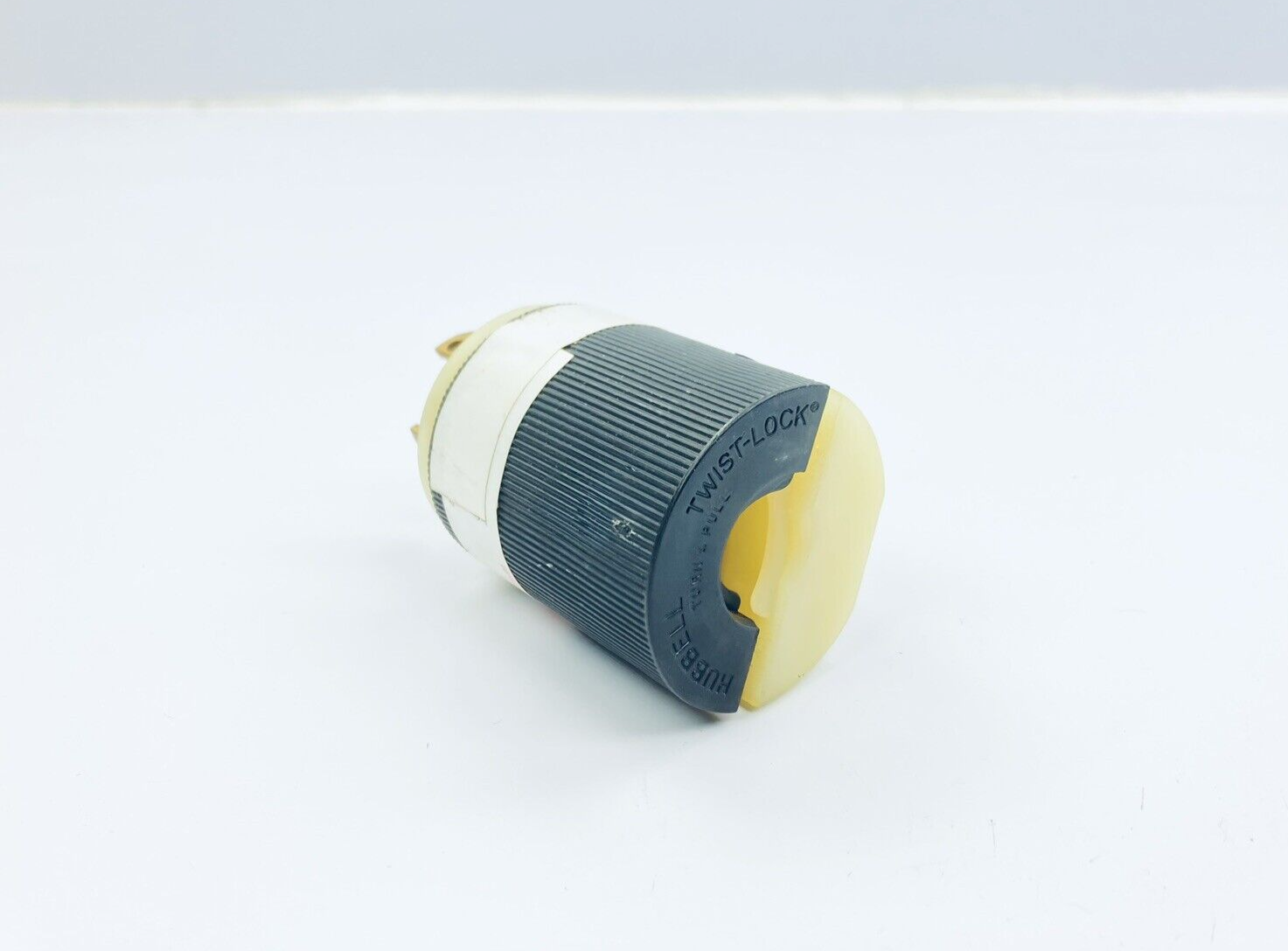 UNUSED HUBBELL 9965C PLUG TWIST-LOCK INSULGRIP 3POLE 3WIRE 20A 125V ...