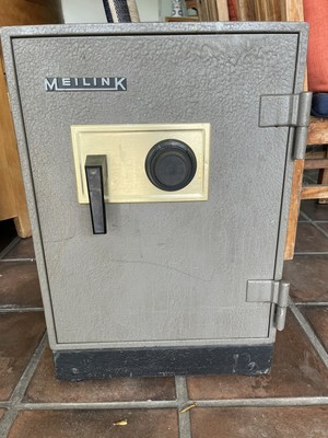 Safes & Still Banks - Meilink Safe
