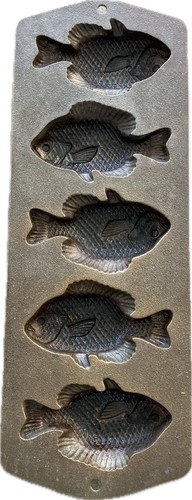 Lodge Fish Mold Cast Iron mini Corn bread 5PP2 Cabin Farmhouse | eBay