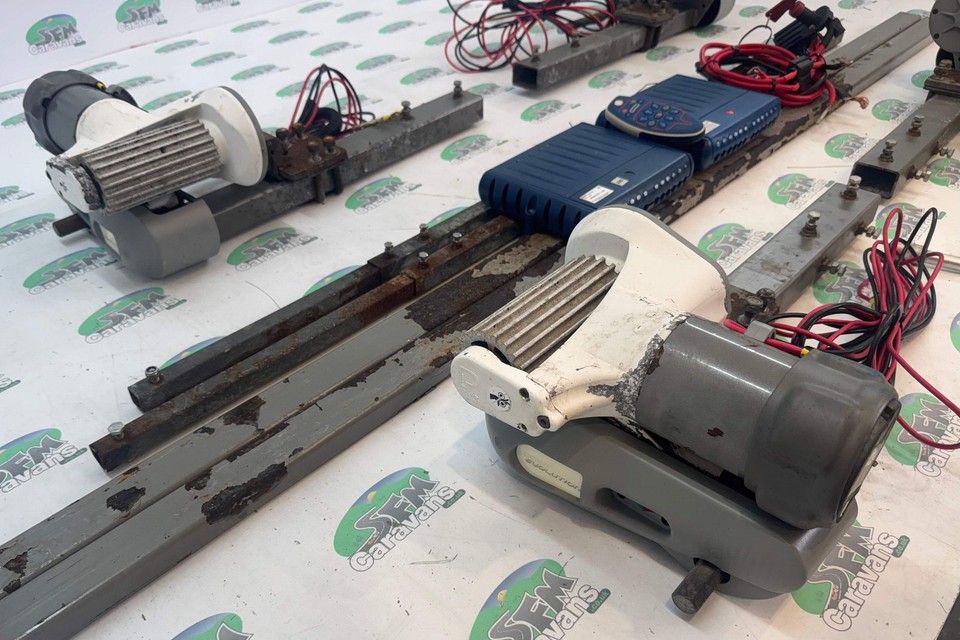 Powrtouch Evolution AWD / 4WD Twin Axle Caravan Motor Mover | eBay UK