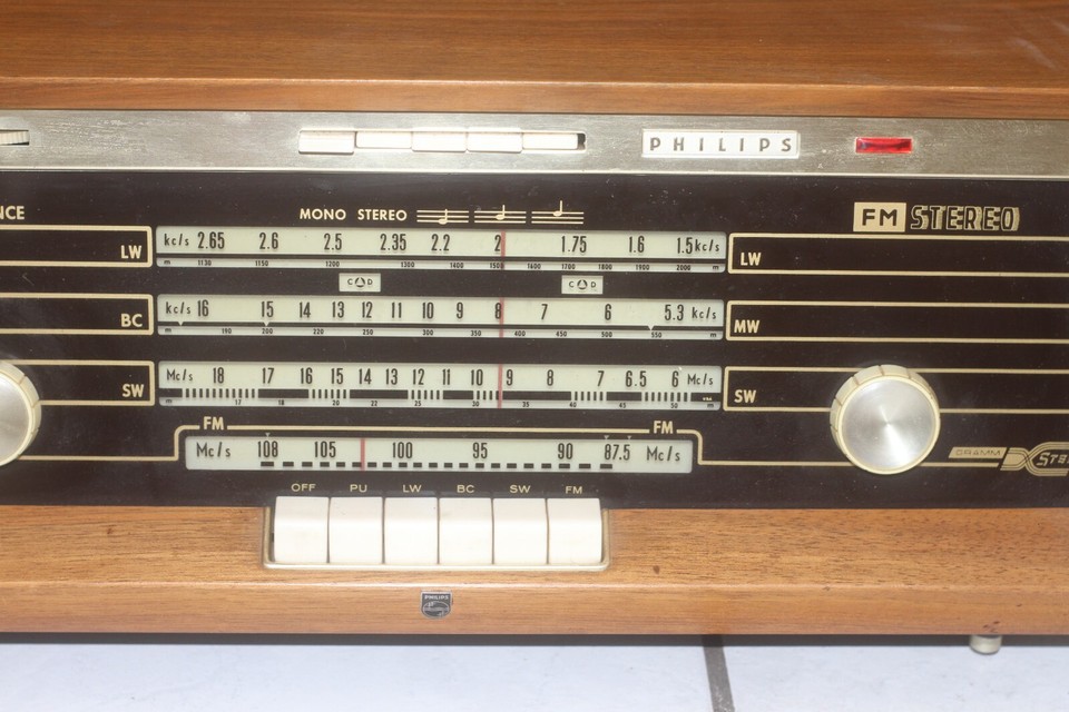 Vintage Working Table Top Stereo w/ tuning eye Philips B5X43A Made in ...