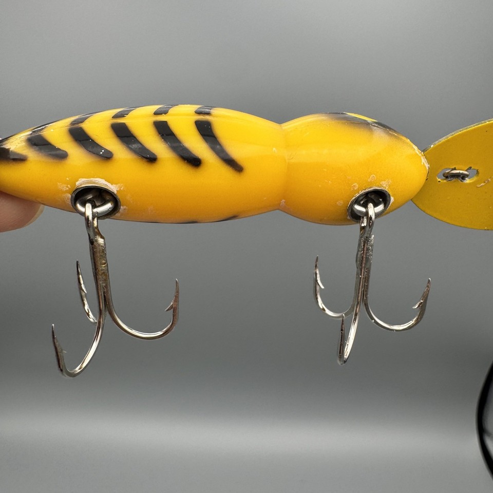 Vintage WHOPPER STOPPER HELLBENDER FISHING LURE YELLOW Black ...