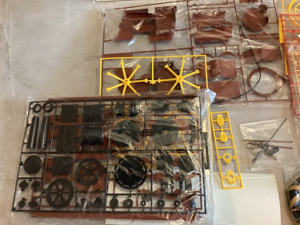 Bandai 1/16 1919 Steam Traction Engine Model Kit | eBay UK