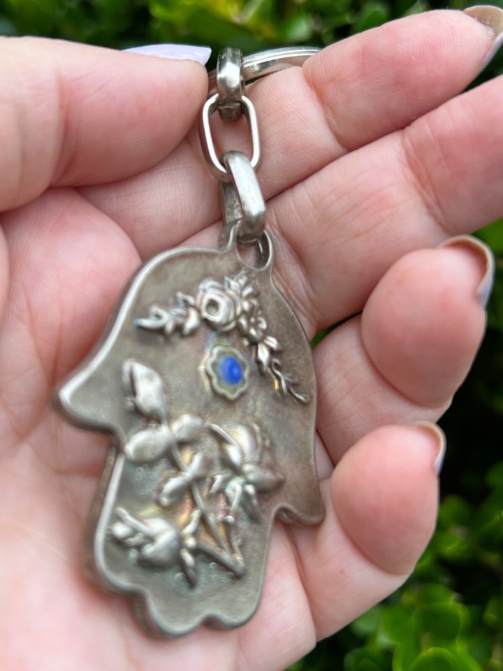 VINTAGE LARGE HAMSA HAND KEYCHAIN JEWISH HEBREW TRAVELER PRAYER HOLY ...