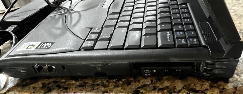 DELL INSPIRON 8000 PENTIUM III Laptop Computer PC Vintage W/Charger ...