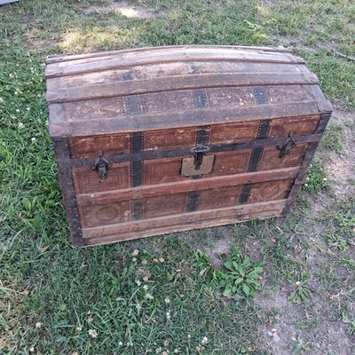 Antique steamer trunk round top | eBay