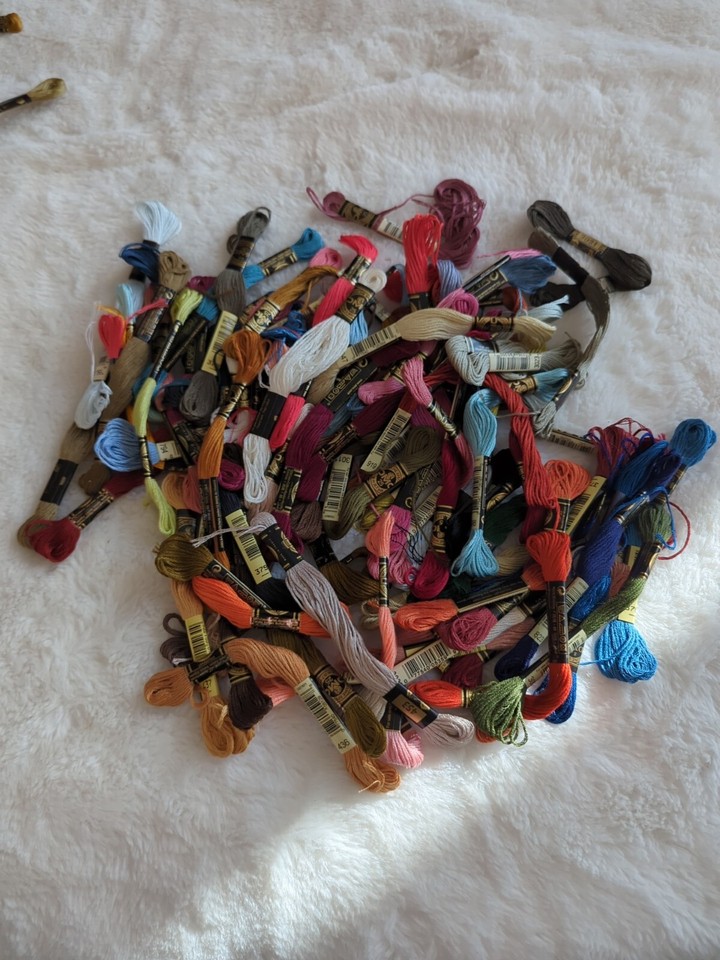 236 Needlepoint Embroidery Tapestry DMC THREAD Lot Tapestry Lot Many ...