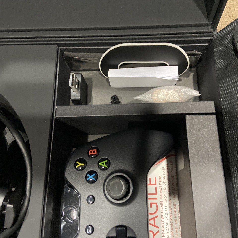 Meta Oculus Rift CV1 VR Virtual Reality Headset System - Black | eBay