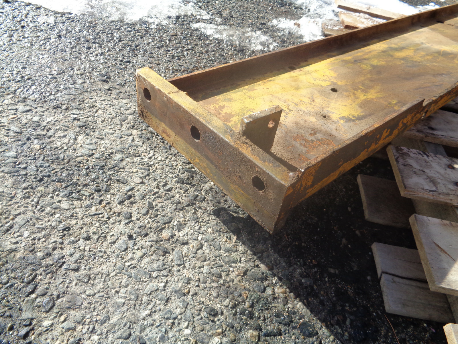 JOHN DEERE 1010 CRAWLER DOZER. LEFT SIDE FRAME WITH MOUNTING BRACKET ...