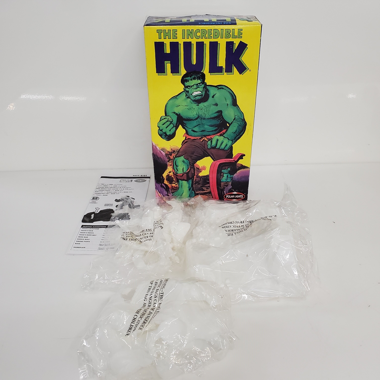 Polar Lights Marvel The Incredible Hulk 1/8 Scale Plastic Model Kit ...