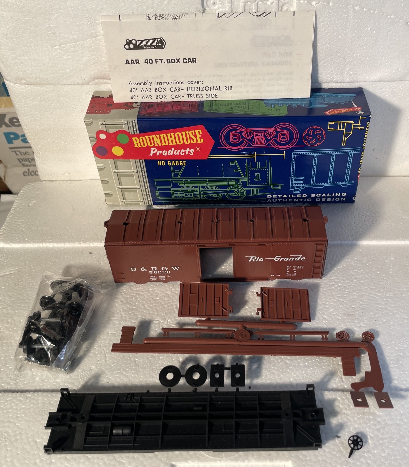ROUNDHOUSE HO SCALE UNBUILT MODEL TRAIN KIT #3258 40’ AAR BOXCAR w ...