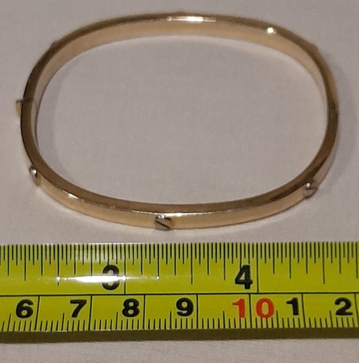 *9ct Gold ‘SCREW DESIGN/ETERNAL LOVE’ Rectangular. 7. 1/2" Bangle. 10. ...