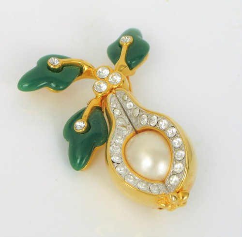 VINTAGE BEAUTIFUL DESIGNER SIGNED JOAN RIVERS AVOCADO RHINESTONE PEARL ...