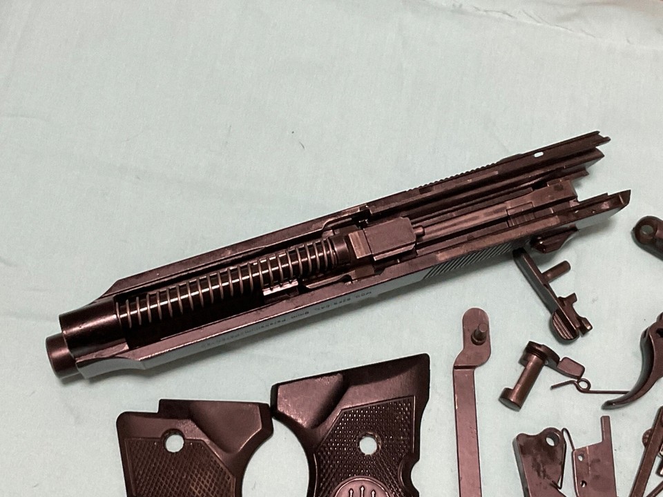 SURPLUS BERETTA 92FS 9MM LUGER PARTS KIT SET CONVERSION TRIJICON 9X19 ...