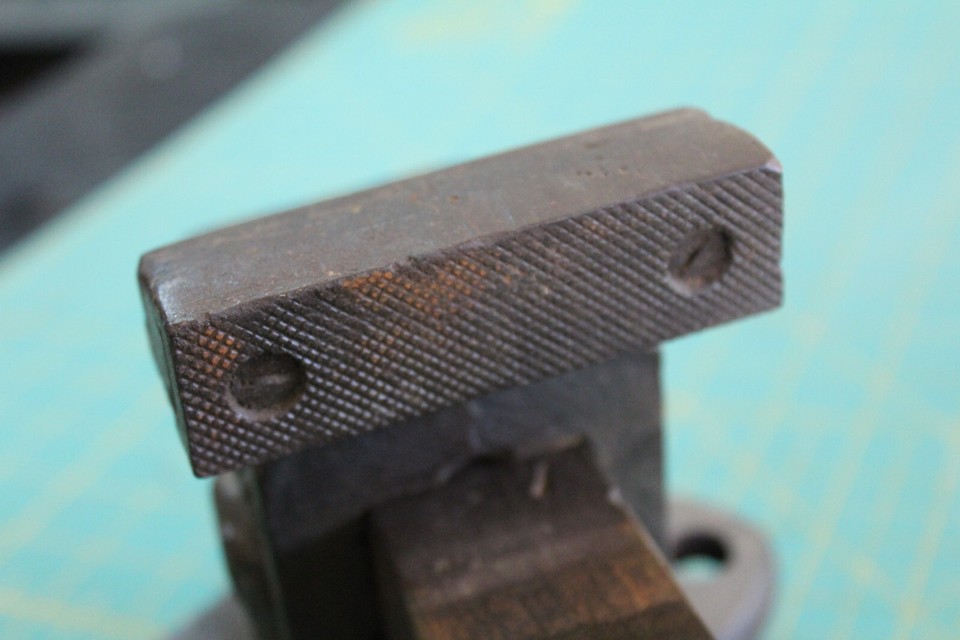 NICE Rare MONARCH #213 Lions Head Vise 3.5" Jaw Antique Fixed Base ...