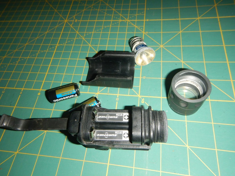 OLD GEN * SUREFIRE Weapon Light * 6V Pistol Light * Test / Works | eBay