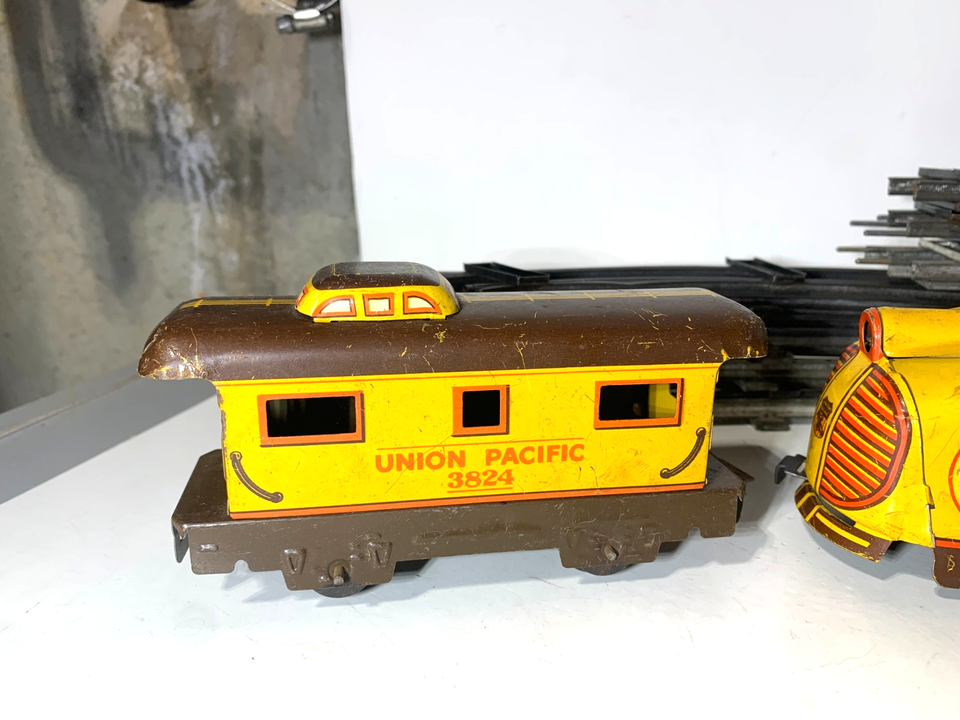 Vintage Marx M10005 Union Pacific Metal Wind up Train Set - w/ Track | eBay