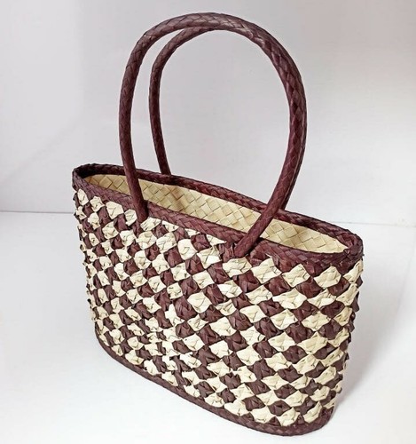 Eco Friendly Pandan Leaves (Wetakeiya) Embossed Women Bag Woven with ...