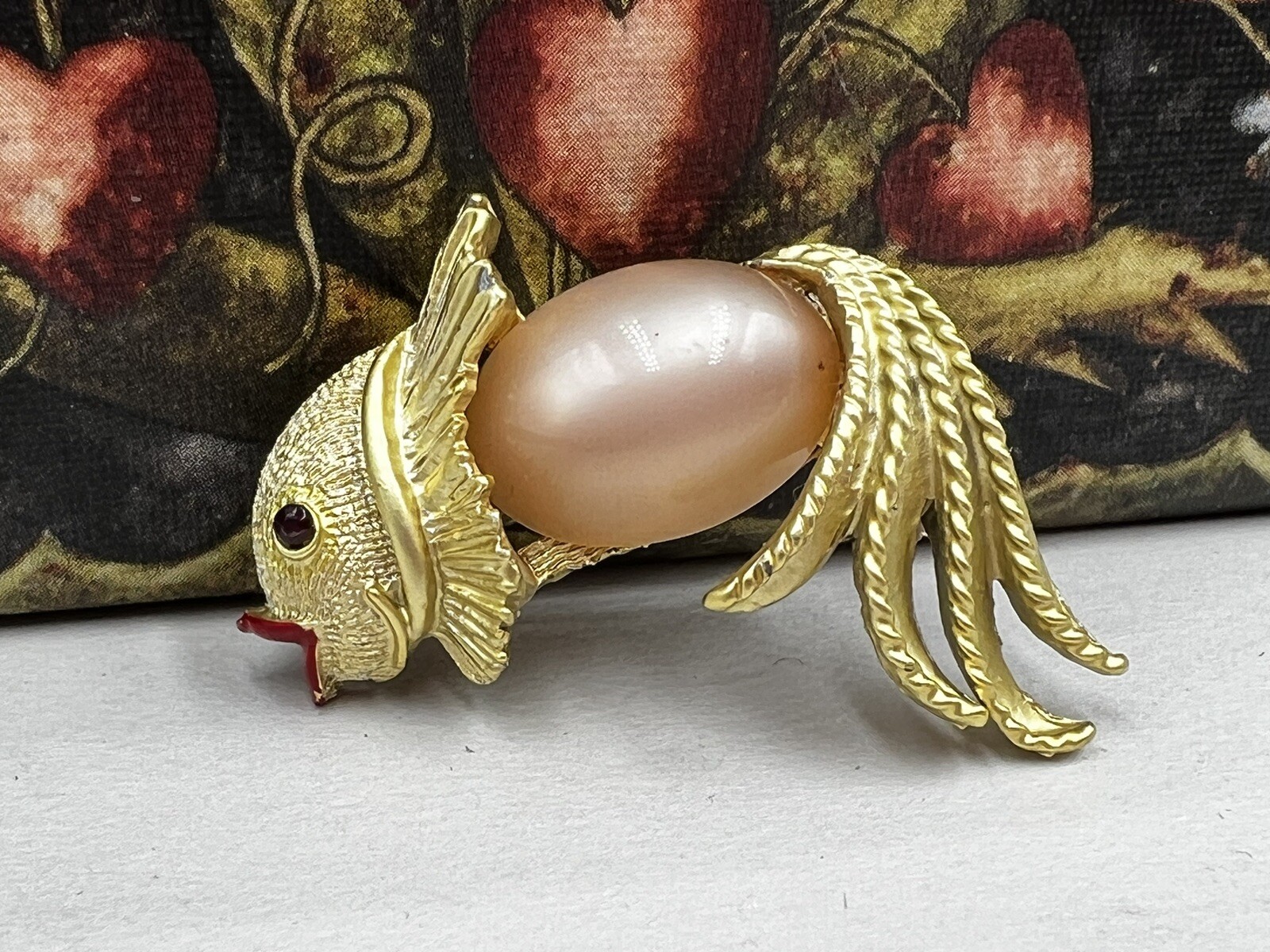 Jelly Belly Peach Lucite Gold Toned Fish Brooch Red … - Gem