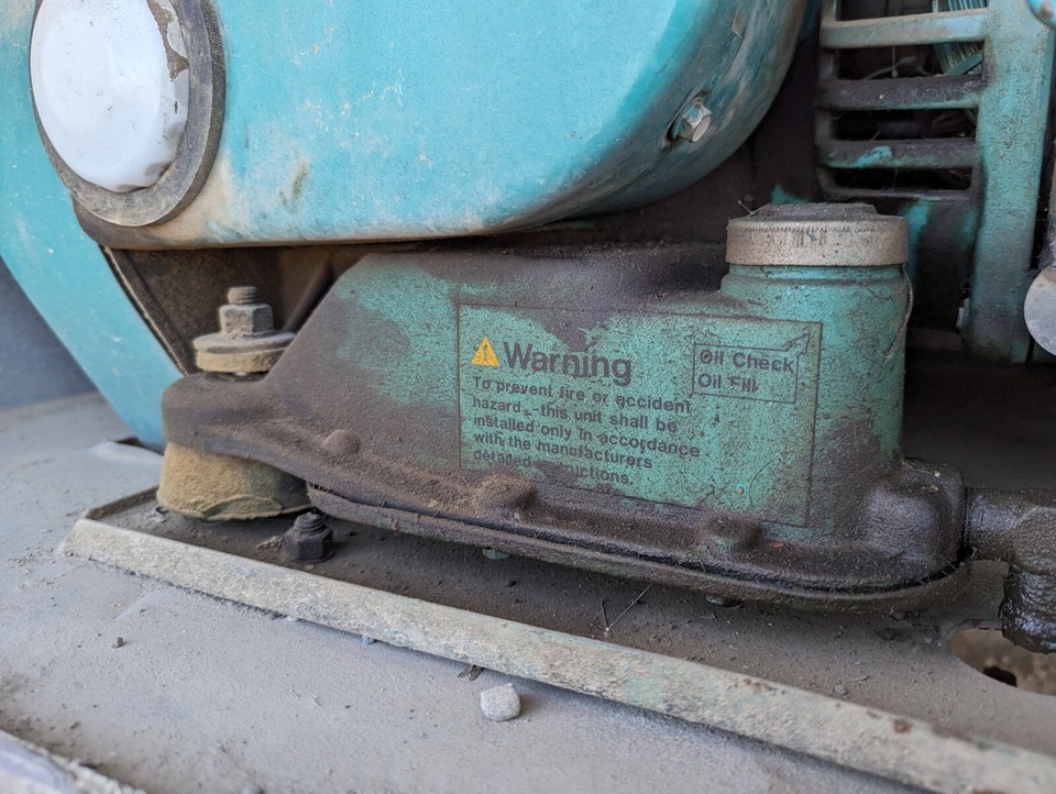 Onan 4KW 4,000 Watt twin-cylinder gasoline-powered generator RV camper ...