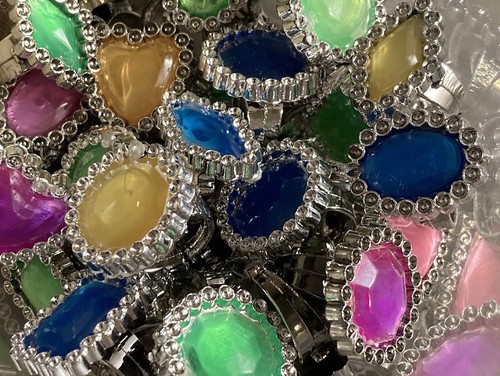 Lot of 90 Vintage Toy Rings Plastic Jewelry princess colorful gem ...