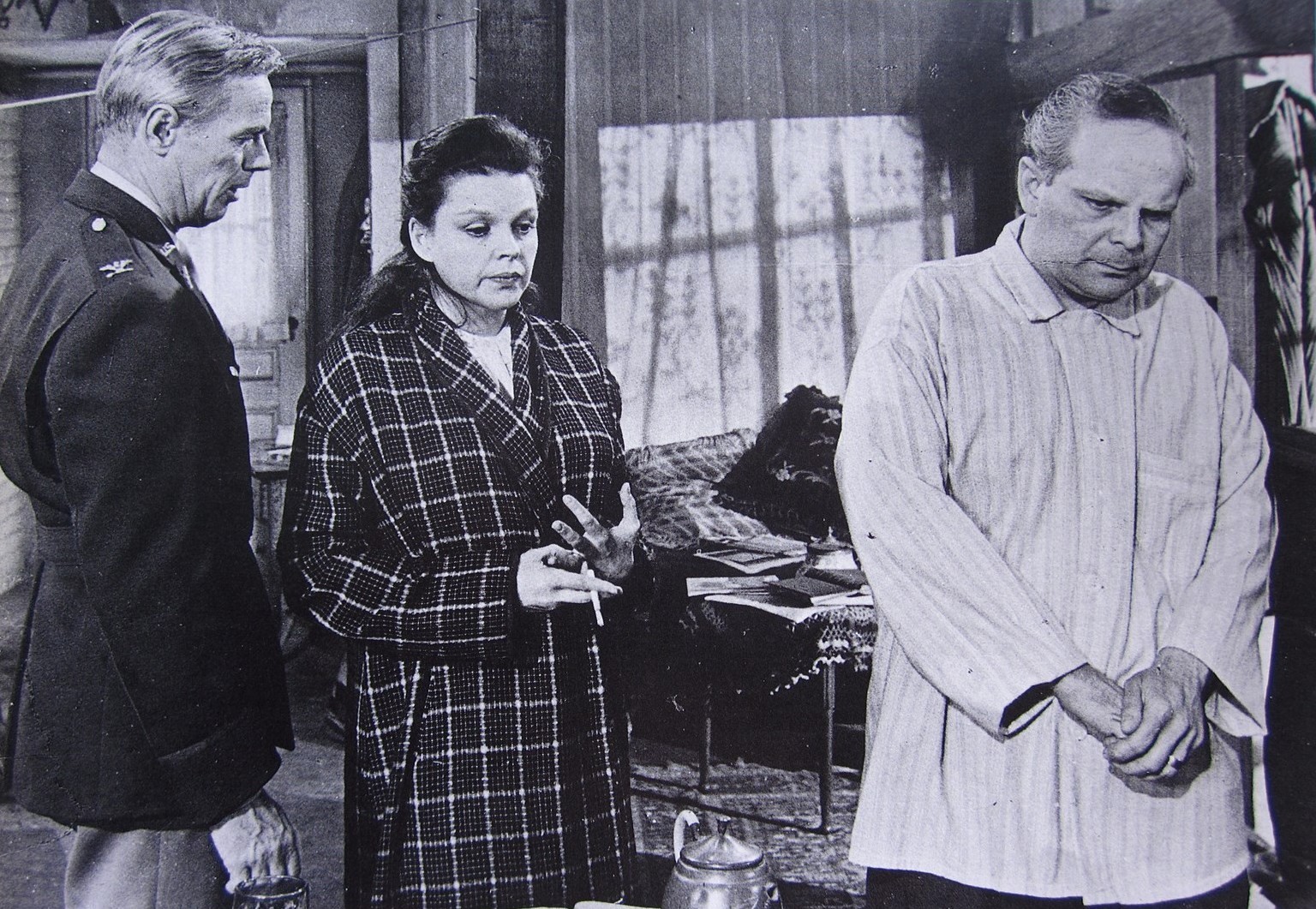 JUDGMENT AT NUREMBERG clipping Judy Garland 1961 Richard Widmark B&W ...