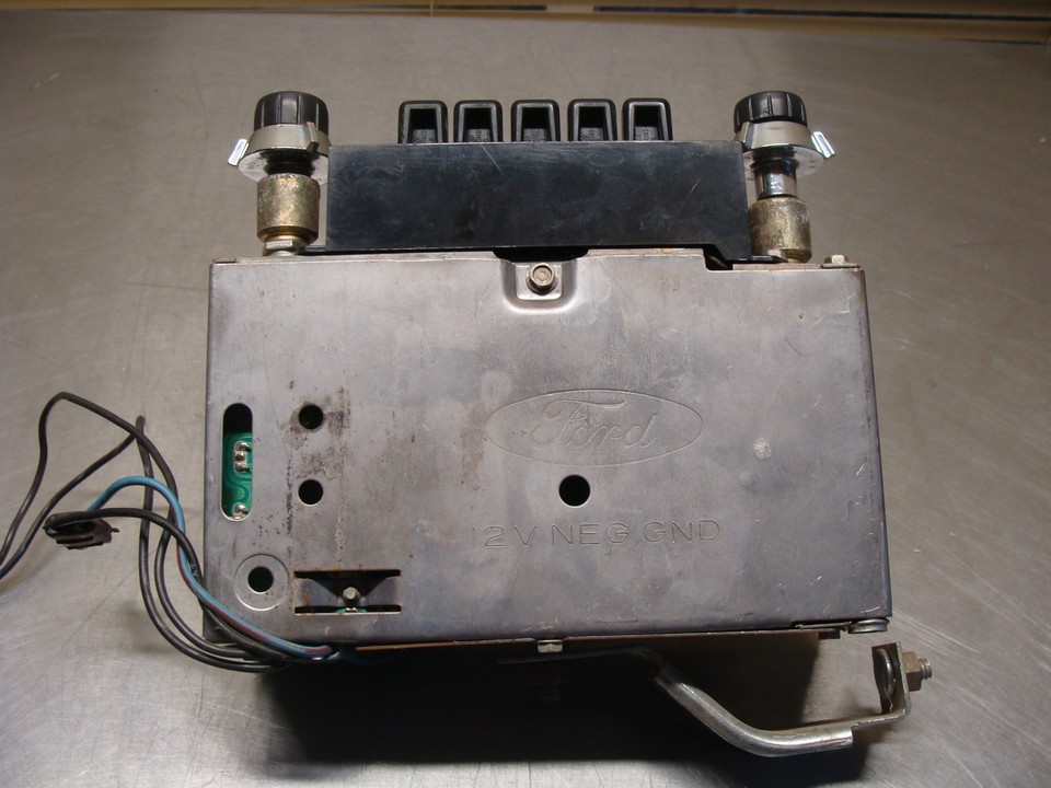 Vintage Ford AM Stereo Philco Car Radio 1970s Push Button. | eBay
