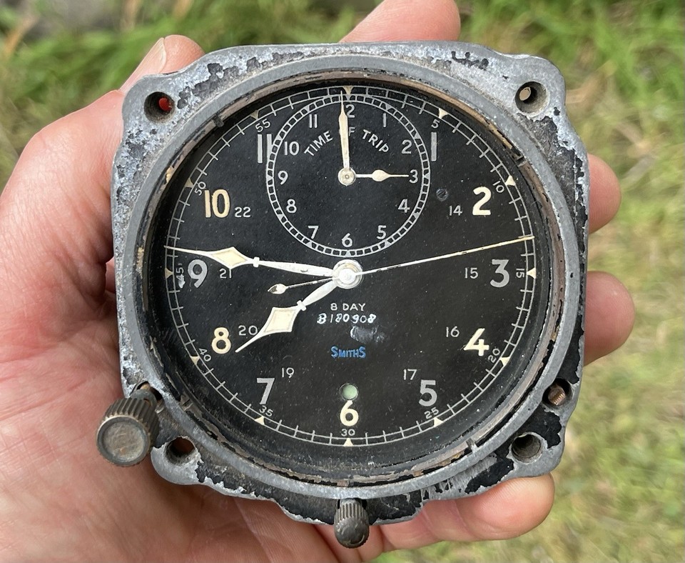 Smiths Spitfire Wind Up 12 Hour Clock RAF WW2 WWII RAAF Hurricane Le ...